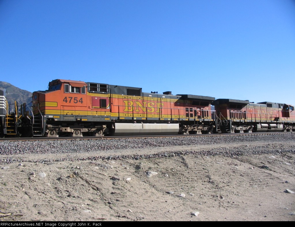 BNSF 4754